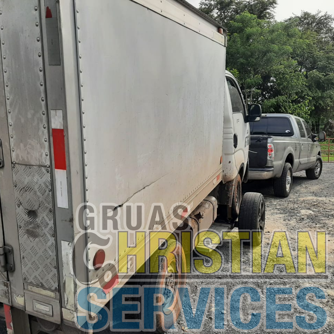 Servicio de remolque con Pick-up en Panamá - Gruas Christian Services